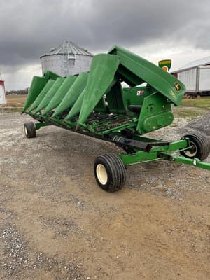 John Deere 693 Lot No. 14 Harvesting For Sale with 6 Rows | Tractor Zoom