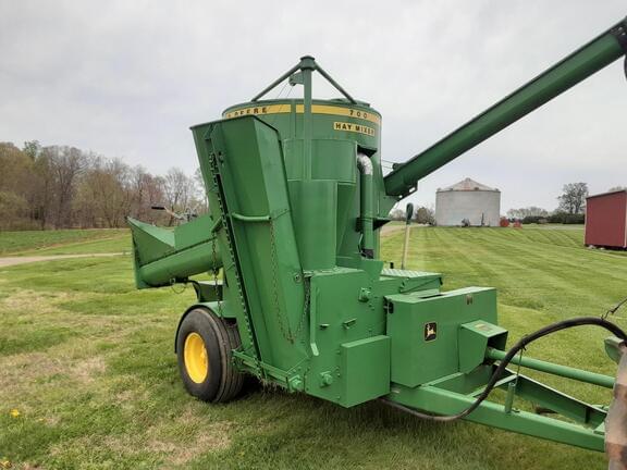 John Deere 700 Hay and Forage Grinders/Mixers for Sale | Tractor Zoom