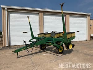 John Deere 7000 Lot No. 9 Planting For Sale with 4 Rows | Tractor Zoom