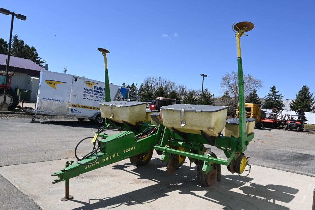 John Deere 7000 Planting Planters for Sale | Tractor Zoom