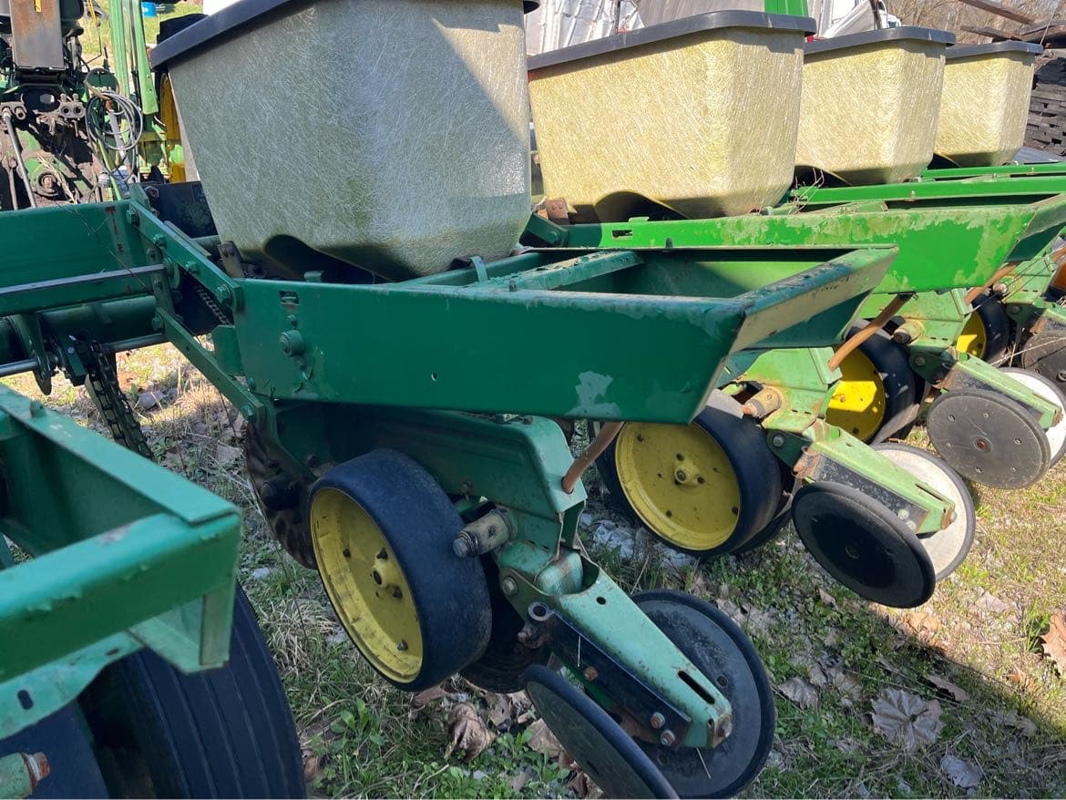 John Deere 7000 Planting Planters for Sale | Tractor Zoom