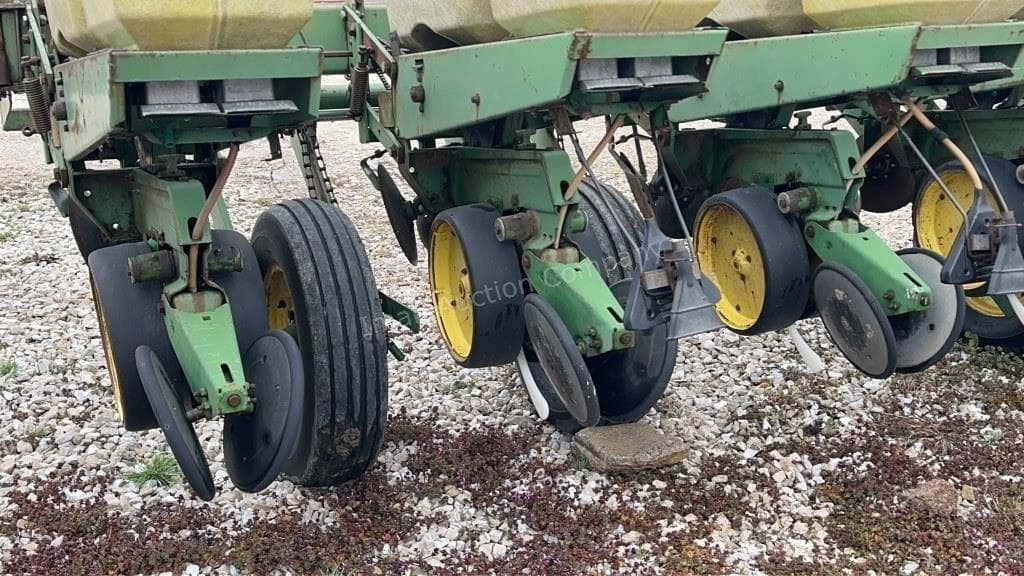 John Deere 7000 Planting Planters for Sale | Tractor Zoom