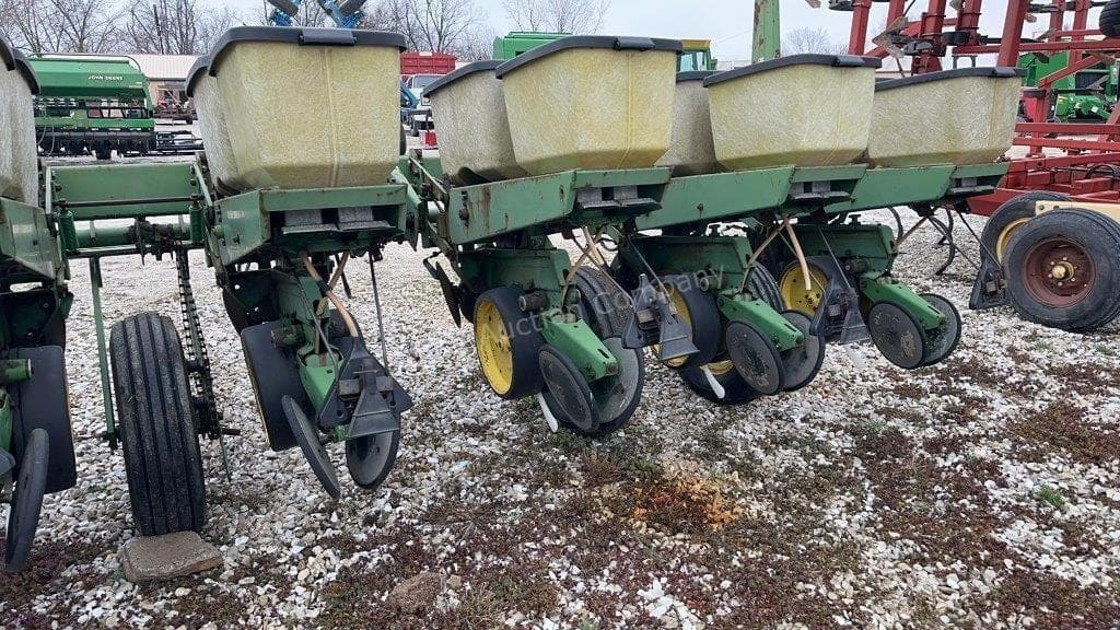 John Deere 7000 Planting Planters for Sale | Tractor Zoom