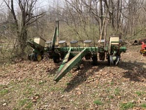 SOLD - John Deere 7000 8 Row Planter (JY0430) Planting with 8 Rows ...
