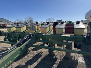 SOLD - John Deere 7000 Planting with --- Rows | Tractor Zoom