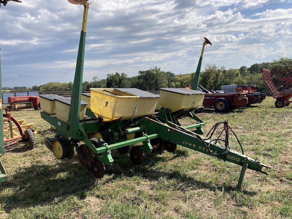 SOLD - John Deere 7000 Planting with 4 Rows | Tractor Zoom