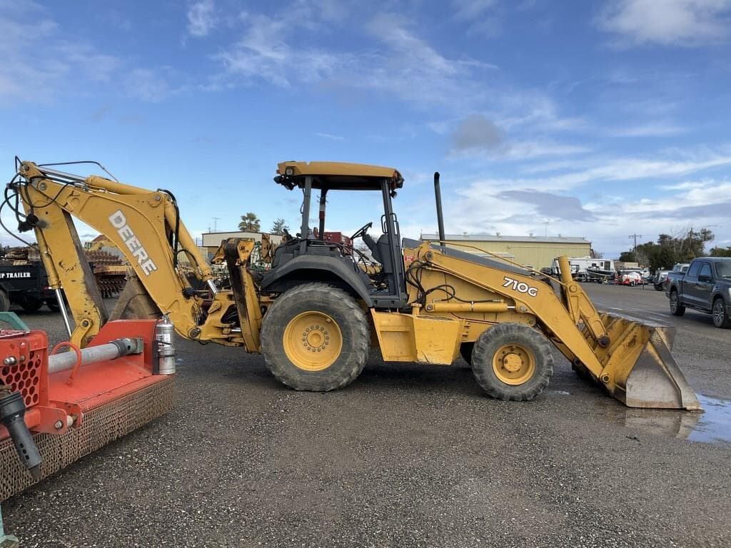 Tractor Zoom - John Deere 710G