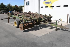 SOLD - John Deere 712 Disc Ripper Tillage with 11 Shanks | Tractor Zoom