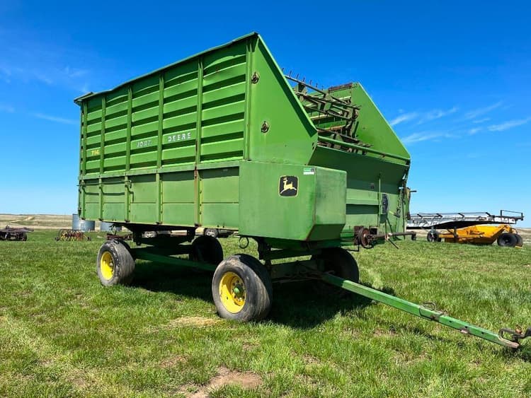 John Deere 714 Harvesting Forage Wagons for Sale | Tractor Zoom