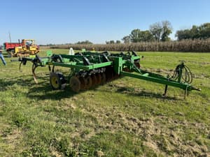 John Deere 714 Tillage For Sale with 11 Shanks | Tractor Zoom