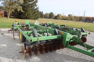 John Deere 714 Lot No. 1 Tillage For Sale with 11 Shanks | Tractor Zoom