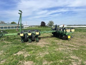 SOLD - John Deere 7200 Planting with 12 Rows | Tractor Zoom