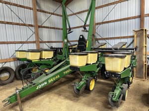 John Deere 7200 Planting For Sale with 8 Rows | Tractor Zoom