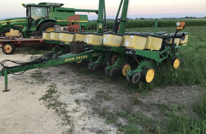 SOLD - John Deere 7200 Planting with 12 Rows | Tractor Zoom