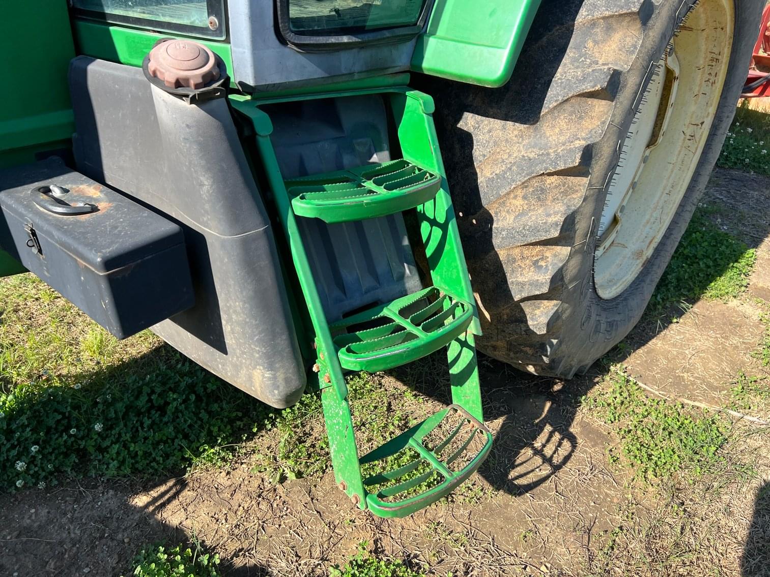 John Deere 7210 Tractors 100 to 174 HP for Sale | Tractor Zoom