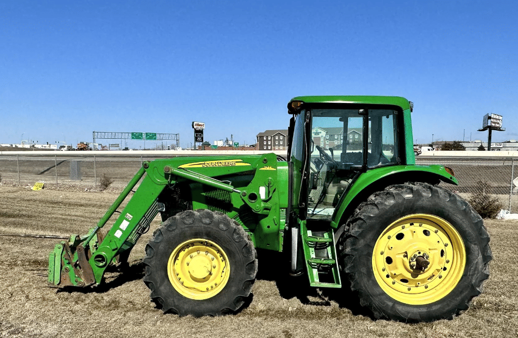 John Deere 7220 Tractors 100 to 174 HP for Sale | Tractor Zoom