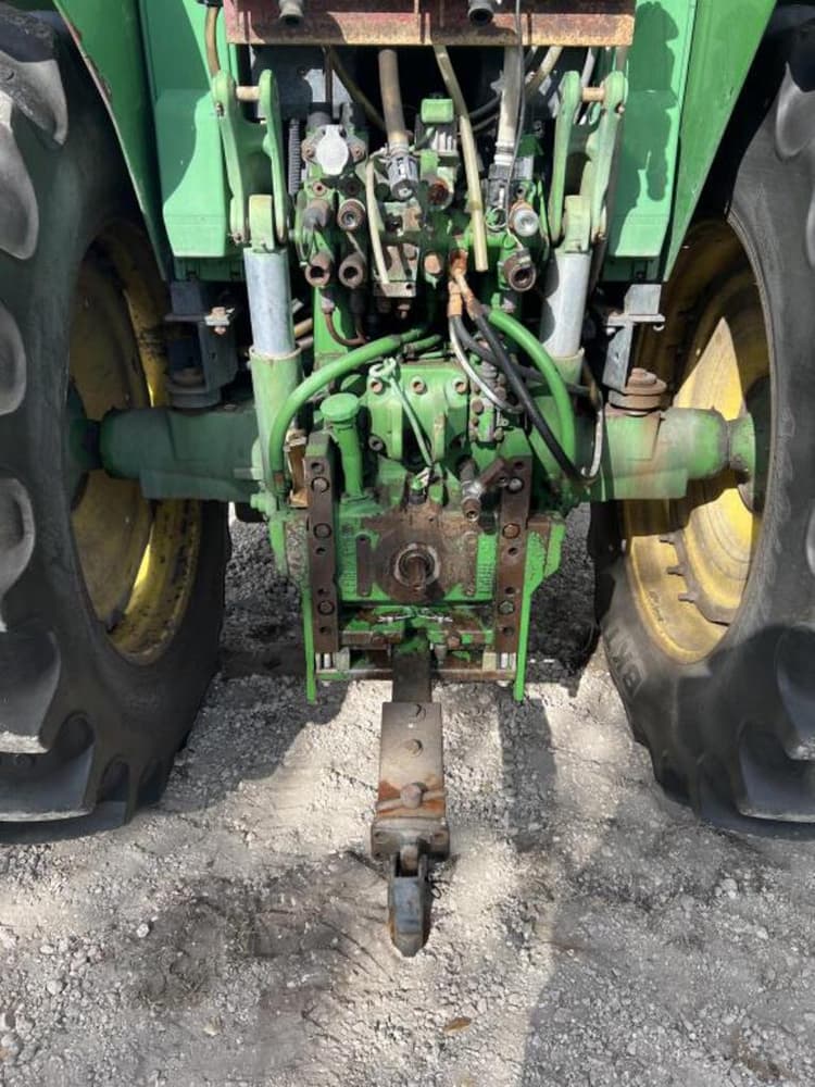 John Deere 7220 Tractors 100 to 174 HP for Sale | Tractor Zoom