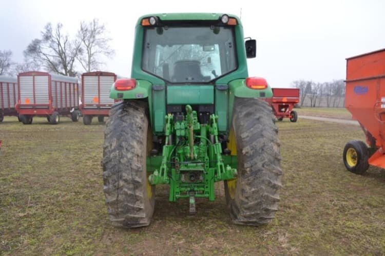 John Deere 7220 Tractors 100 to 174 HP for Sale | Tractor Zoom