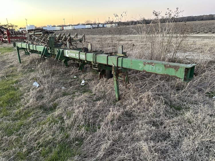 John Deere 7300 Chemical Applicators Toolbars for Sale | Tractor Zoom
