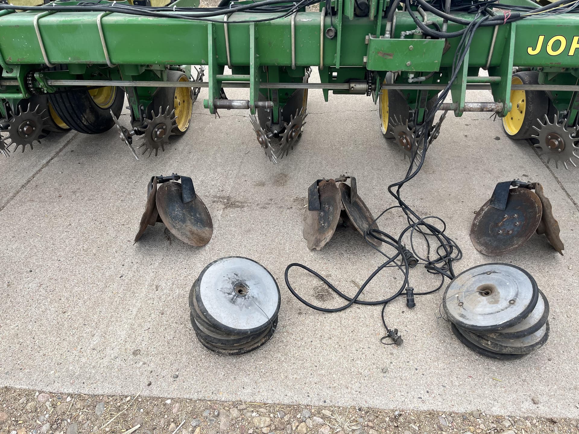 John Deere 7300 Planting Planters for Sale | Tractor Zoom