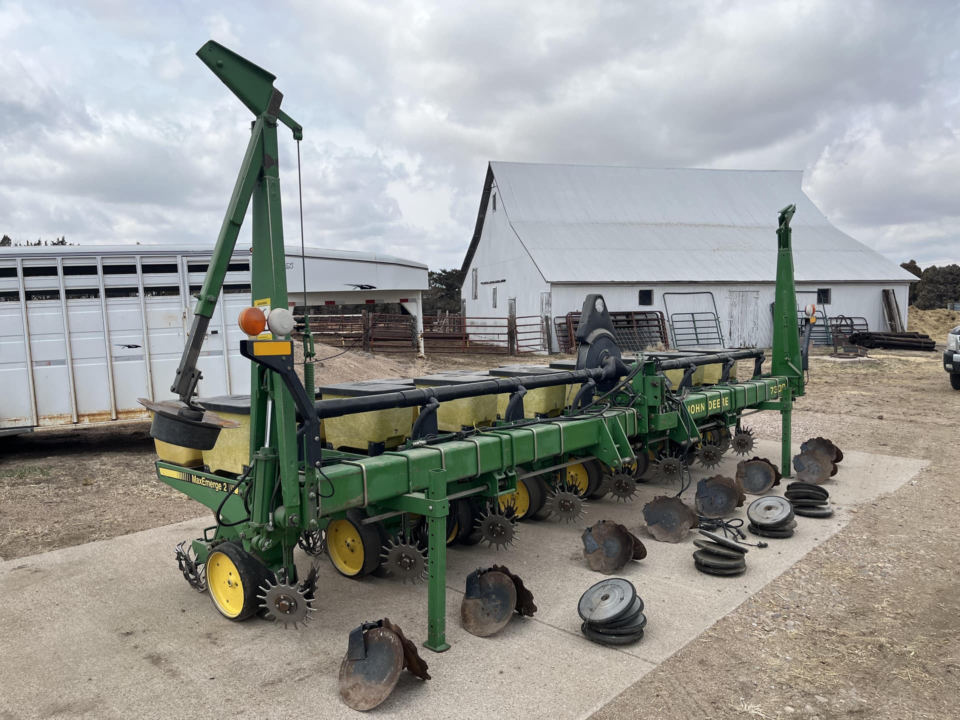 John Deere 7300 Planting Planters for Sale | Tractor Zoom