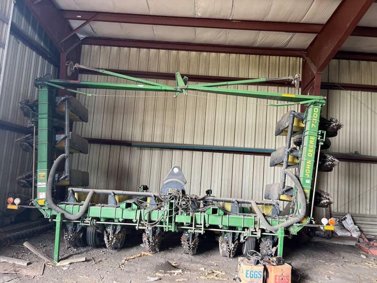 John Deere 7300 Planting Planters for Sale | Tractor Zoom