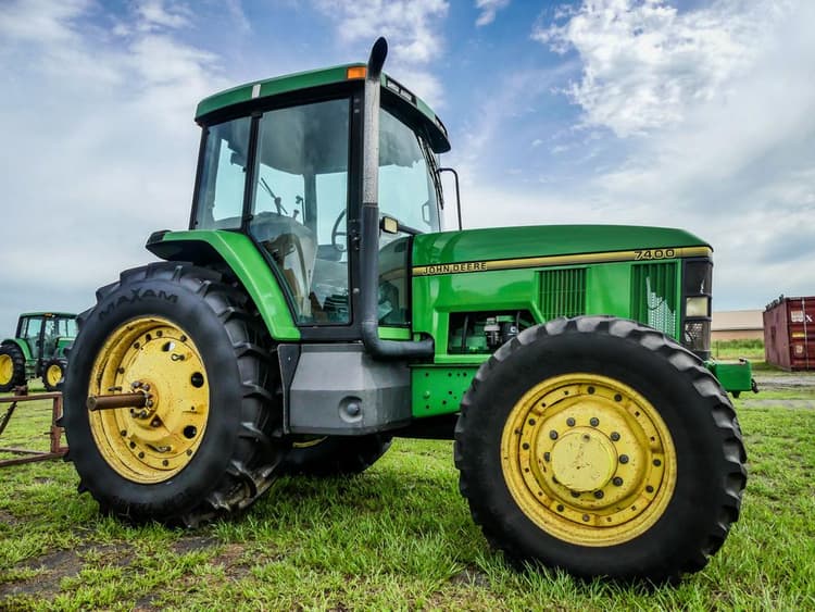John Deere 7400 Tractors 100 to 174 HP for Sale | Tractor Zoom