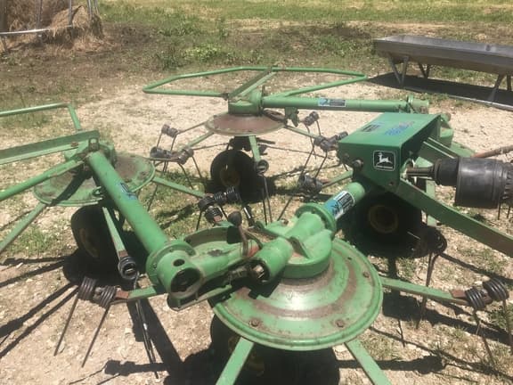 SOLD - John Deere 752 Hay and Forage Hay - Rakes/Tedders | Tractor Zoom