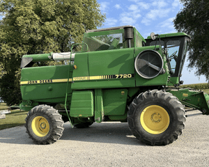 SOLD - John Deere 7720 Titan II Combines with 3,497 Hrs | Tractor Zoom