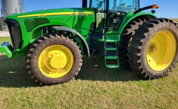 SOLD - John Deere 8120 Tractors 175 to 299 HP | Tractor Zoom
