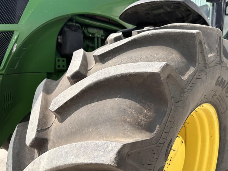 John Deere 8225R Tractors 175 to 299 HP for Sale | Tractor Zoom