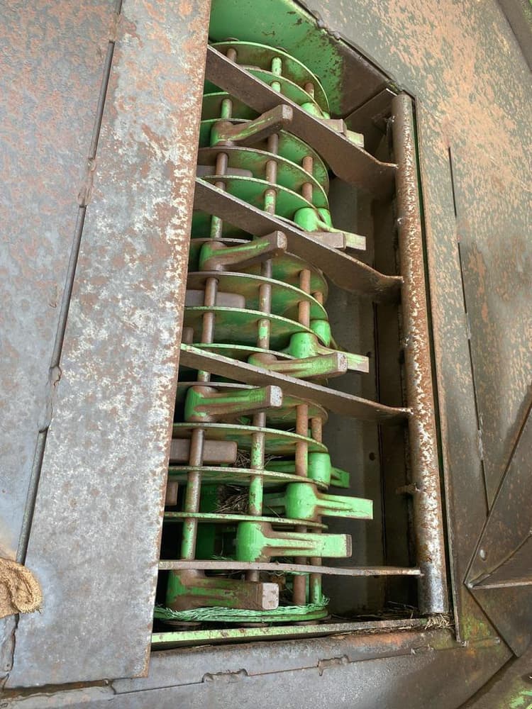 John Deere 840 Hay and Forage Grinders/Mixers for Sale | Tractor Zoom
