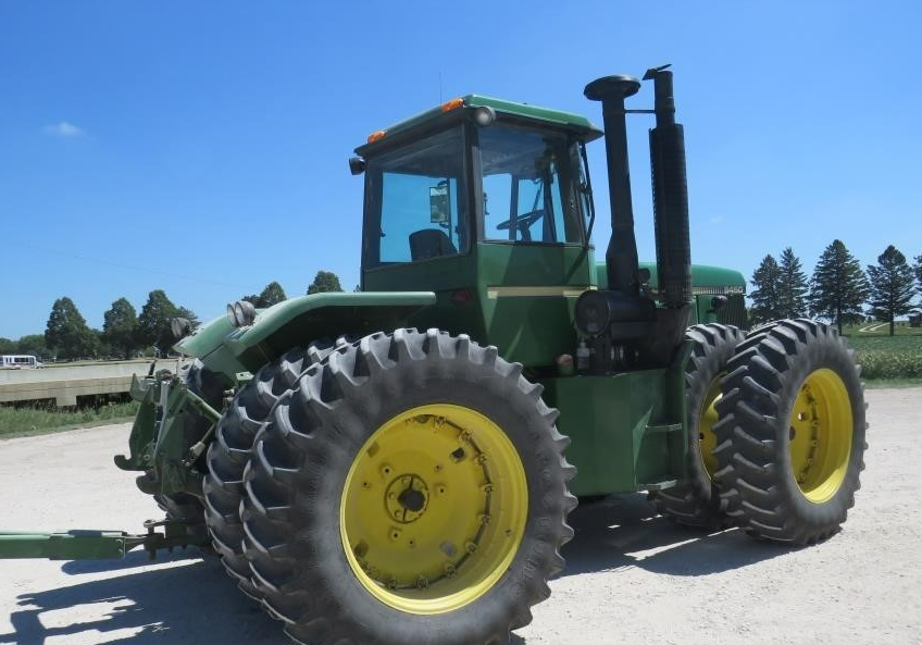 John Deere 8450 Tractors 175 to 299 HP for Sale | Tractor Zoom