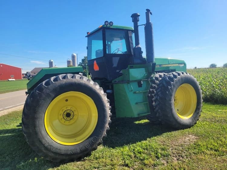 John Deere 8760 Tractors 300 to 424 HP for Sale | Tractor Zoom