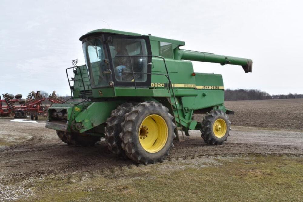SOLD - John Deere 8820 Combines Other | Tractor Zoom