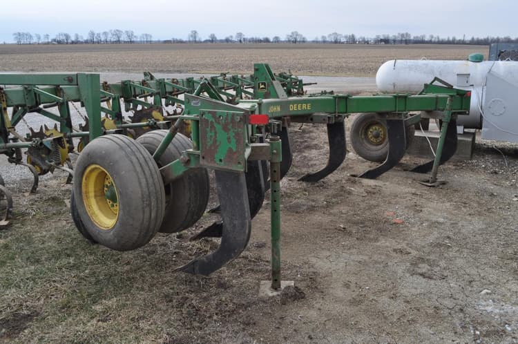 John Deere 900 Tillage Rippers for Sale | Tractor Zoom