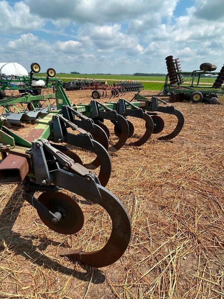John Deere 910 Tillage Rippers for Sale | Tractor Zoom
