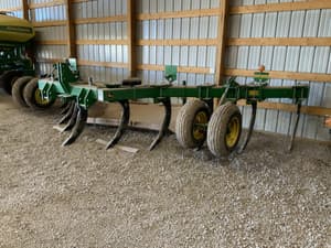 SOLD - John Deere 915 Lot No. 21962 Tillage with 11 Shanks | Tractor Zoom