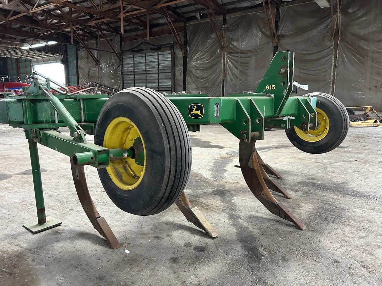 SOLD - John Deere 915 Lot No. 3817 Tillage with 5 Shanks | Tractor Zoom