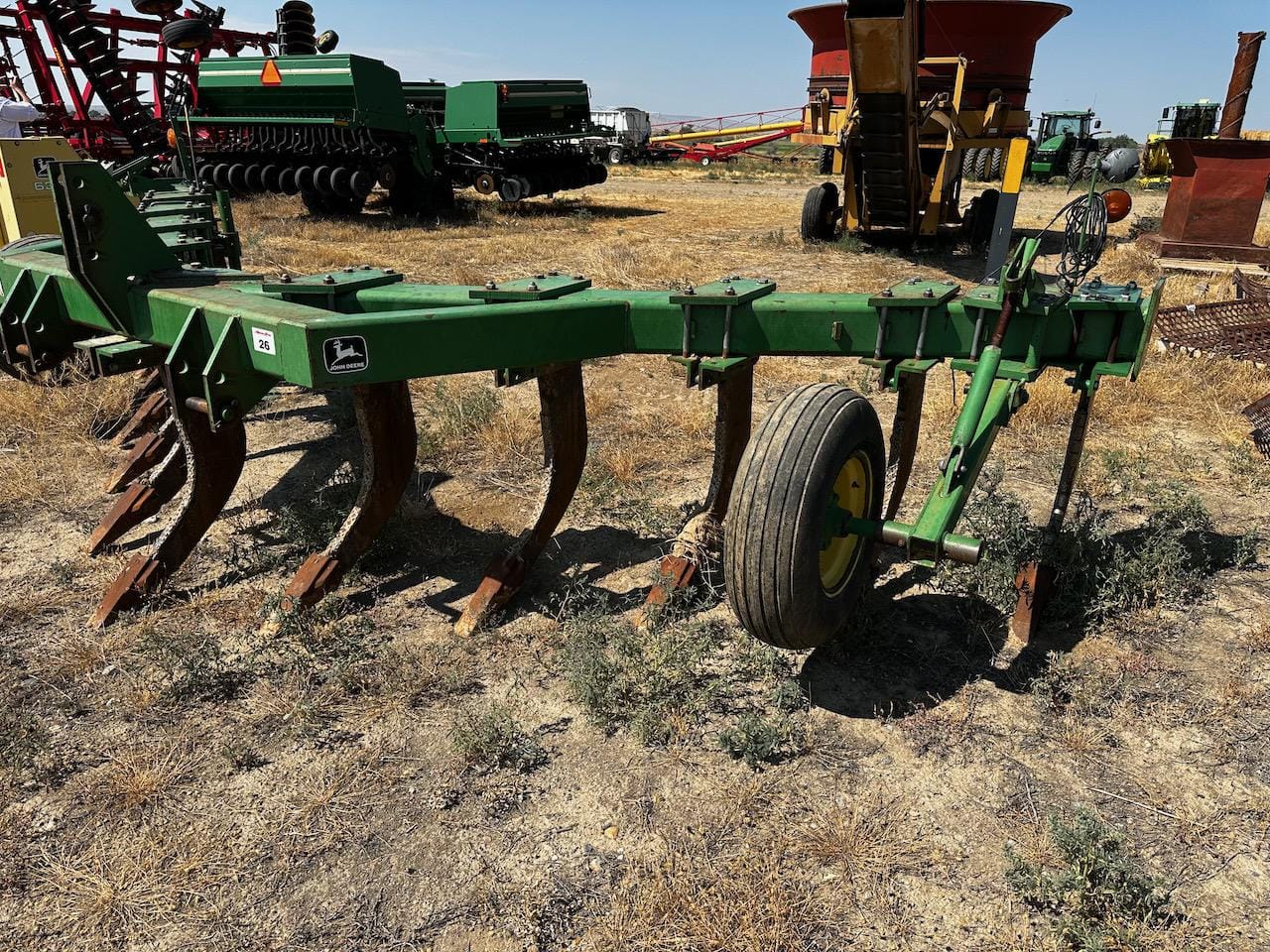 SOLD - John Deere 915 Lot No. 59993 Tillage with 11 Shanks | Tractor Zoom