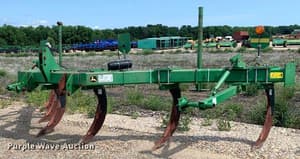 SOLD - John Deere 915 V-ripper Tillage with 6 Shanks | Tractor Zoom