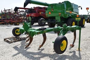 SOLD - John Deere 915 Lot No. 2122 Tillage with --- Shanks | Tractor Zoom