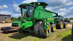 SOLD - John Deere 9550 Lot No. 202 Combines with 4,221 Hrs | Tractor Zoom