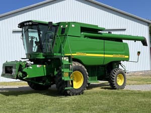 SOLD - John Deere 9560 STS Combine Combines with 2,514 Hrs | Tractor Zoom