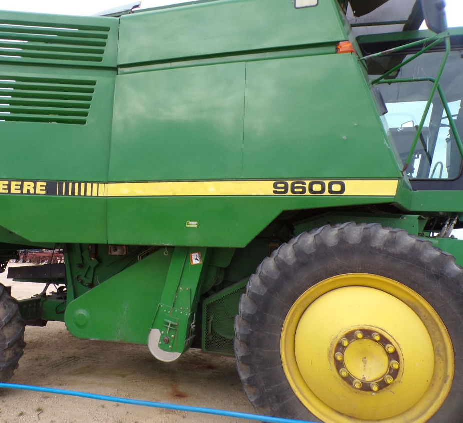 SOLD - John Deere 9600 Combines with 3,830 Hrs | Tractor Zoom
