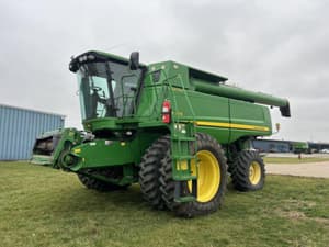 SOLD - John Deere 9870 Combine, 2008 Combines with 4,784 Hrs | Tractor Zoom