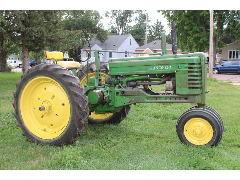 SOLD - John Deere B Tractors with 17 HP | Tractor Zoom