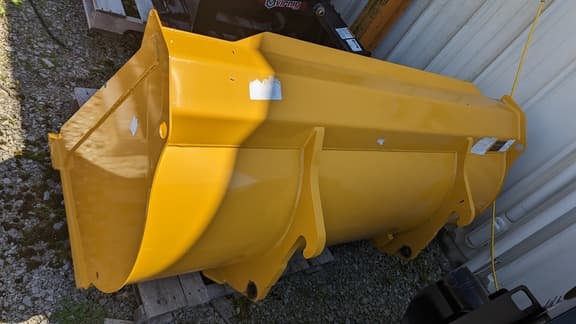 John Deere Bucket Construction Attachments for Sale | Tractor Zoom