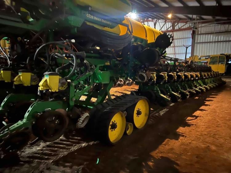John Deere DB90 Planting Planters for Sale | Tractor Zoom