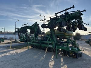 SOLD - John Deere DR18 Lot No. 322 Planting with 18 Rows | Tractor Zoom